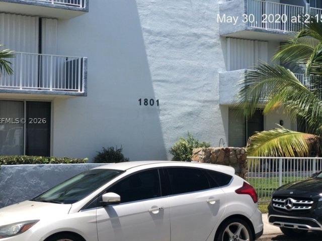 Luxury apartment complex for rent in North Bay Village, United States