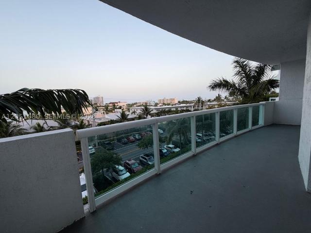 Luxury apartment complex for rent in North Bay Village, United States