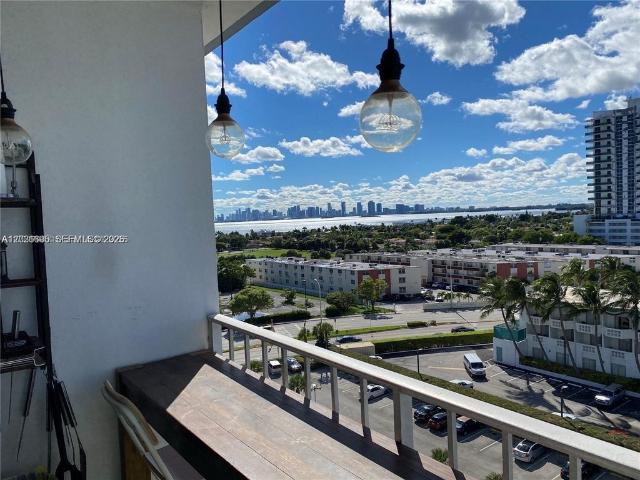 Luxury apartment complex for rent in North Bay Village, United States