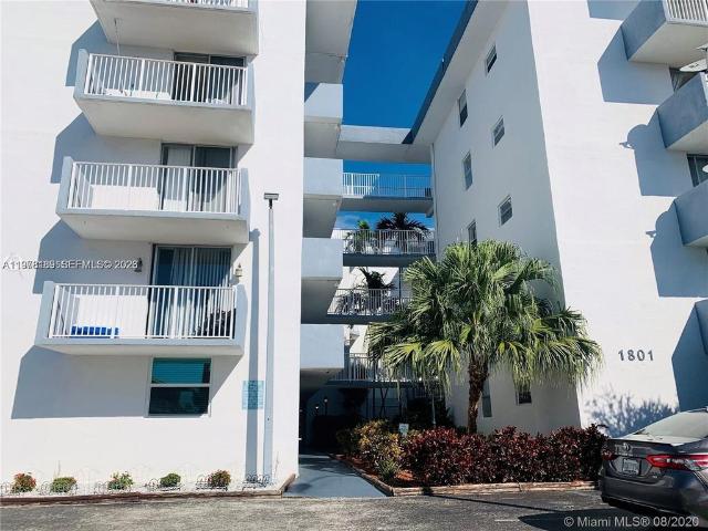 Luxury apartment complex for rent in North Bay Village, United States