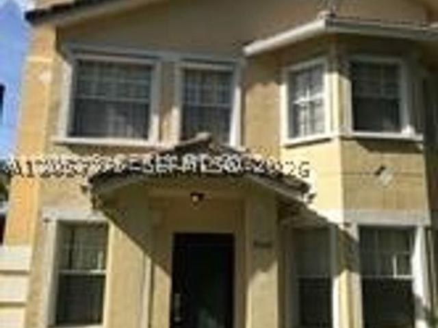 Luxury apartment complex for rent in North Lauderdale, United States