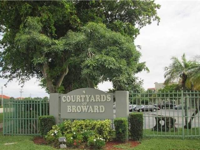 Luxury apartment complex for rent in North Lauderdale, United States