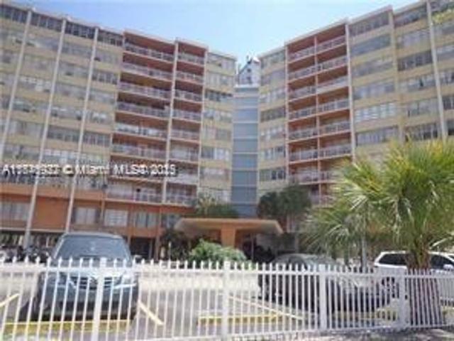 Luxury apartment complex for rent in North Miami Beach, Florida