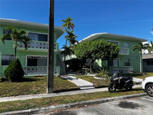Luxury apartment complex for rent in North Miami Beach, Florida
