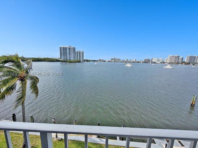 Luxury apartment complex for rent in North Miami Beach, Florida