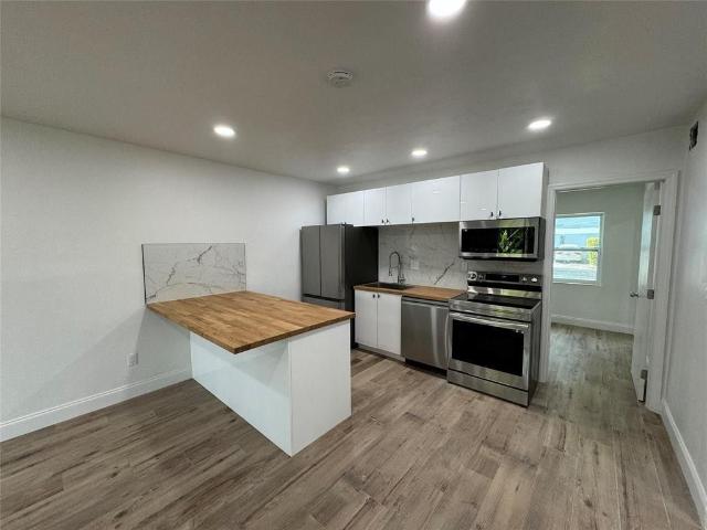 Luxury apartment complex for rent in North Miami Beach, Florida