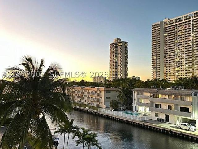 Luxury apartment complex for rent in North Miami Beach, Florida