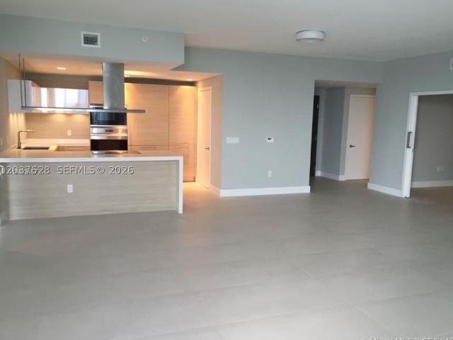 Luxury apartment complex for rent in North Miami Beach, Florida