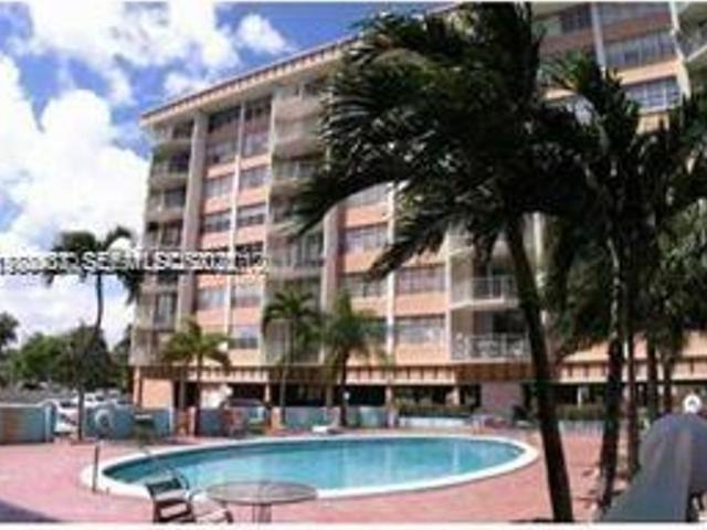 Luxury apartment complex for rent in North Miami Beach, Florida
