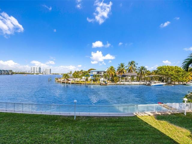 Luxury apartment complex for rent in North Miami Beach, Florida