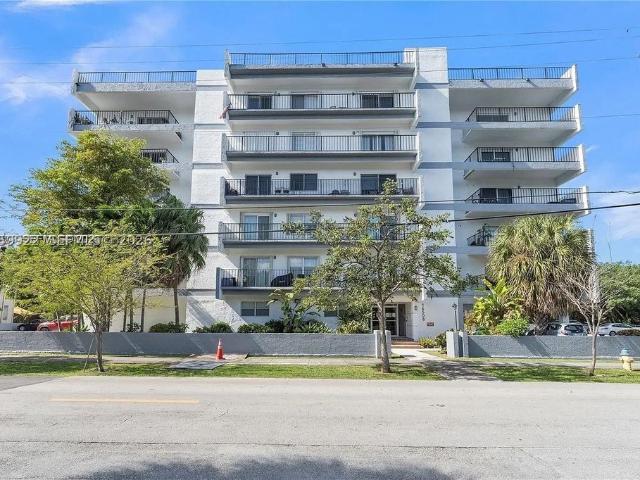 Luxury apartment complex for rent in North Miami Beach, Florida
