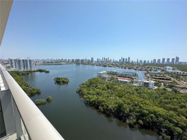 Luxury apartment complex for rent in North Miami Beach, Florida