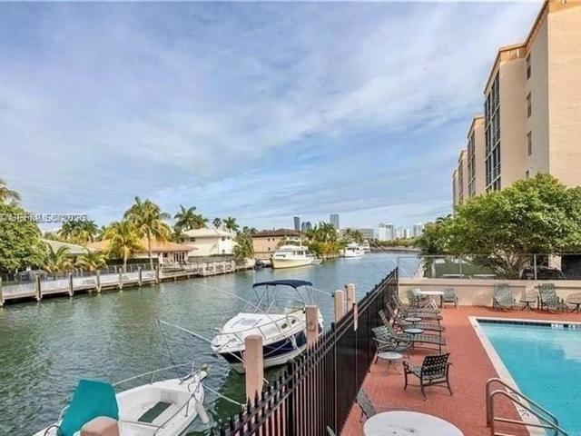 Luxury apartment complex for rent in North Miami Beach, Florida