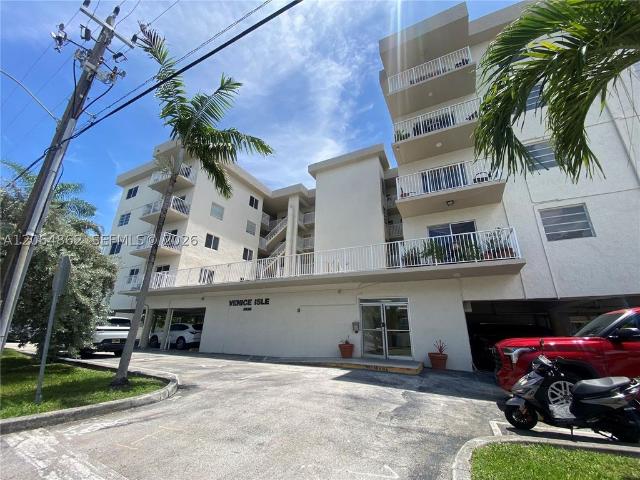 Luxury apartment complex for rent in North Miami Beach, Florida