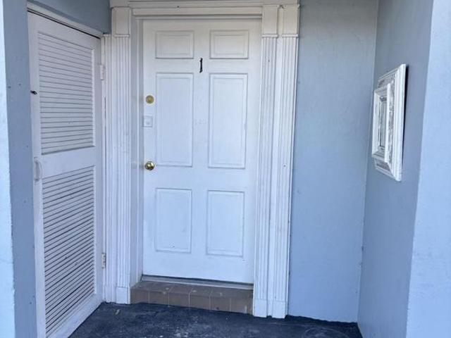 Luxury apartment complex for rent in North Miami Beach, Florida