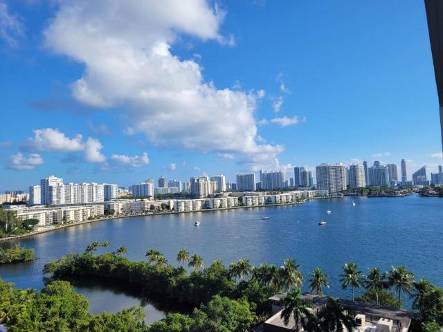 Luxury apartment complex for rent in North Miami Beach, Florida