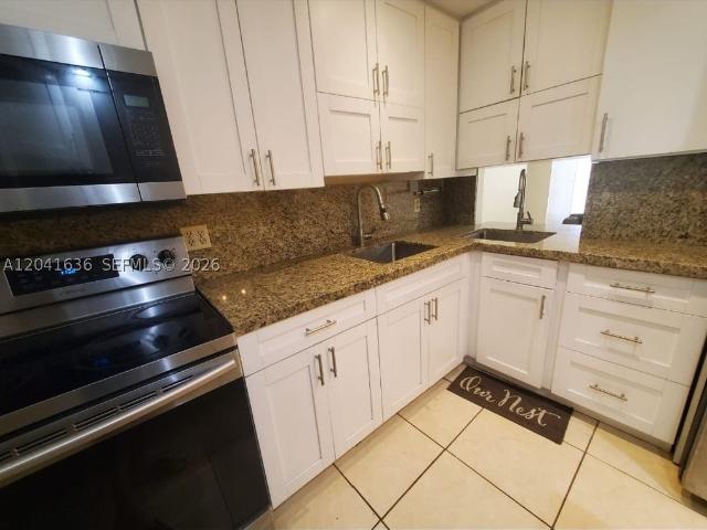 Luxury apartment complex for rent in North Miami Beach, Florida