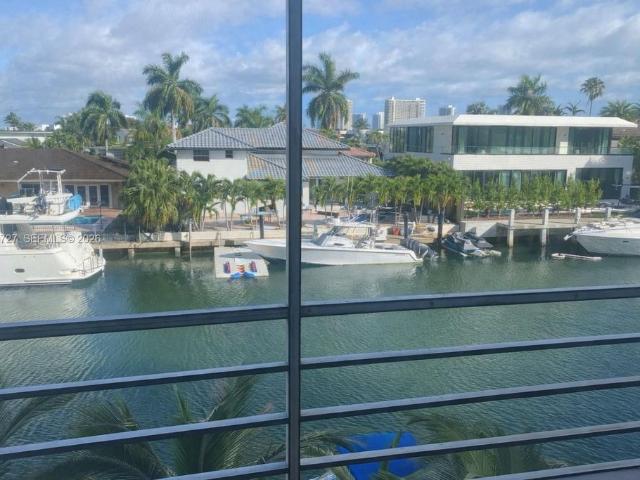 Luxury apartment complex for rent in North Miami Beach, United States