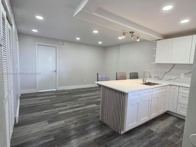 Luxury apartment complex for rent in North Miami Beach, United States