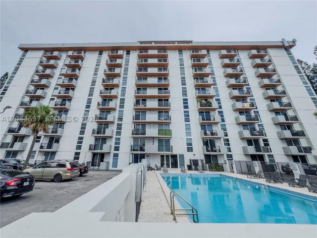 Luxury apartment complex for rent in North Miami Beach, United States