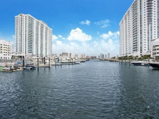 Luxury apartment complex for rent in North Miami Beach, United States