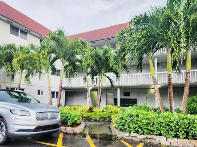 Luxury apartment complex for rent in North Miami, Florida