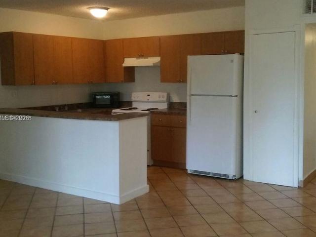Luxury apartment complex for rent in North Miami, Florida