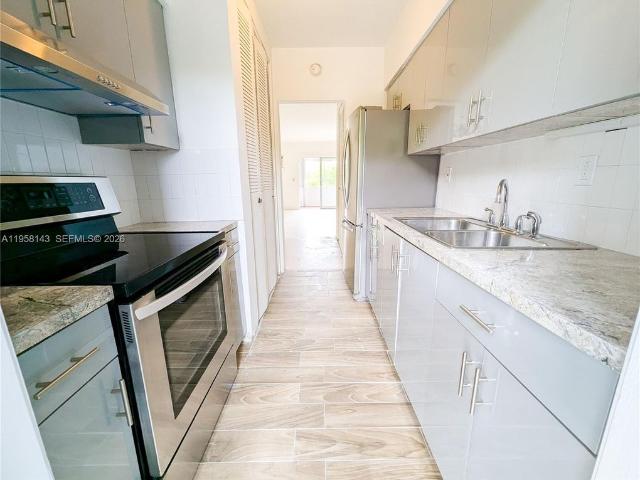 Luxury apartment complex for rent in North Miami, Florida