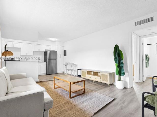 Luxury apartment complex for rent in North Miami, Florida