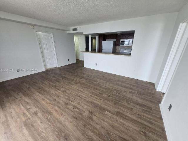 Luxury apartment complex for rent in North Miami, Florida