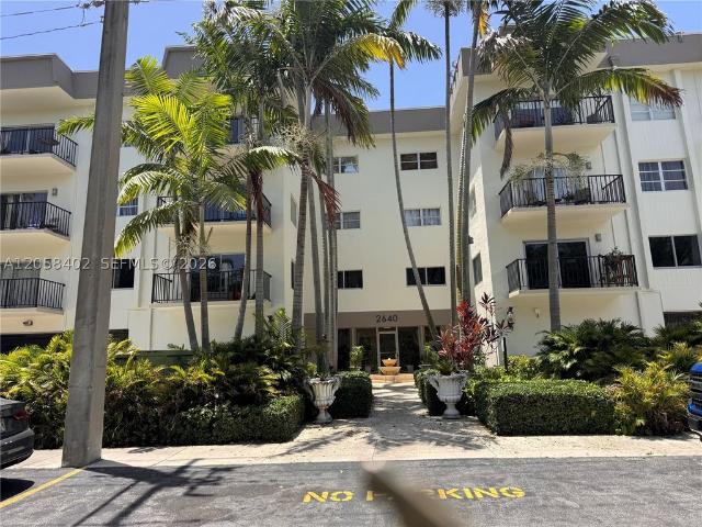 Luxury apartment complex for rent in North Miami, Florida