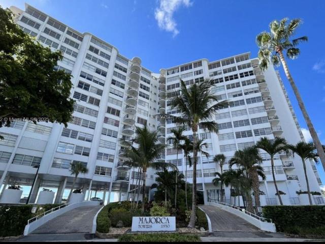 Luxury apartment complex for rent in North Miami, Florida