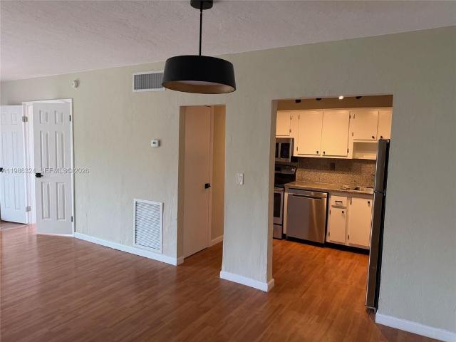 Luxury apartment complex for rent in North Miami, Florida