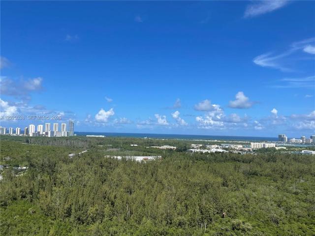 Luxury apartment complex for rent in North Miami, Florida