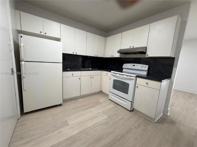 Luxury apartment complex for rent in North Miami, Florida