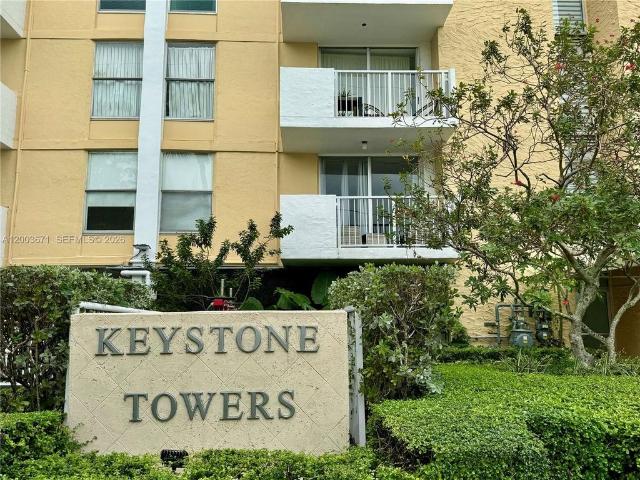 Luxury apartment complex for rent in North Miami, Florida