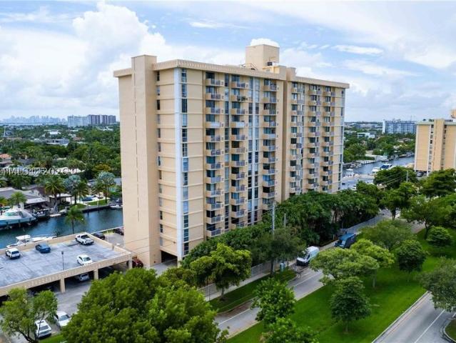 Luxury apartment complex for rent in North Miami, Florida