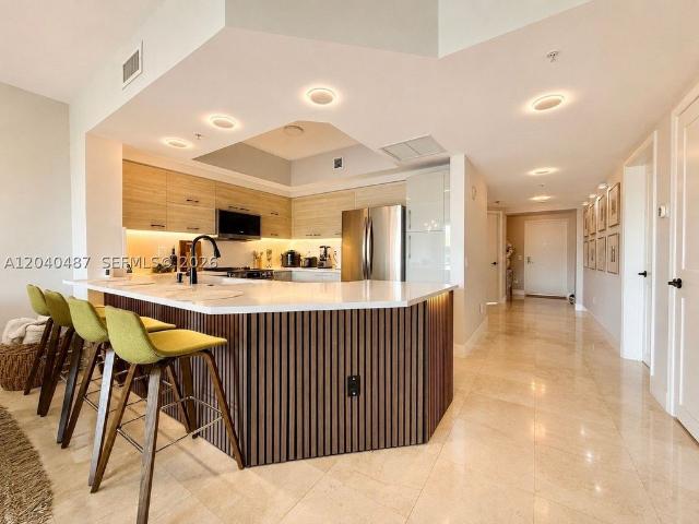 Luxury apartment complex for rent in North Miami, United States