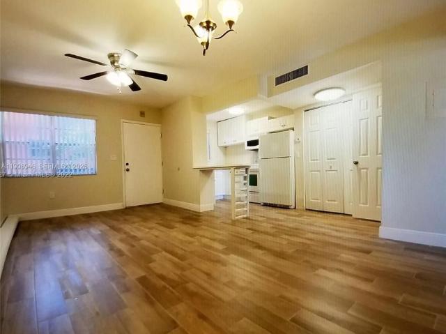 Luxury apartment complex for rent in North Miami, United States