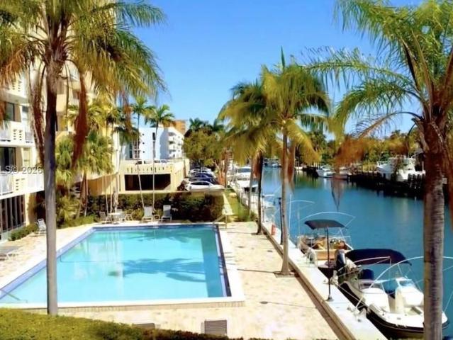 Luxury apartment complex for rent in North Miami, United States