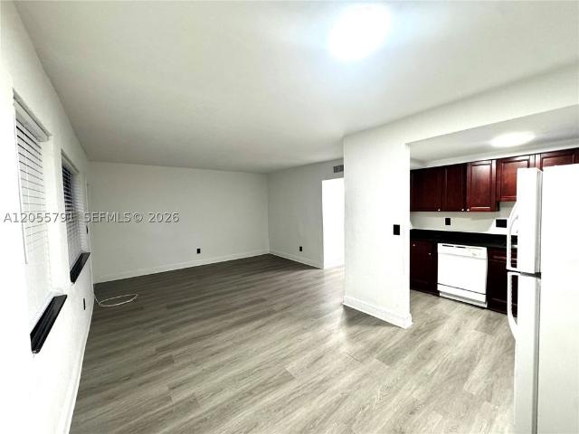 Luxury apartment complex for rent in North Miami, United States