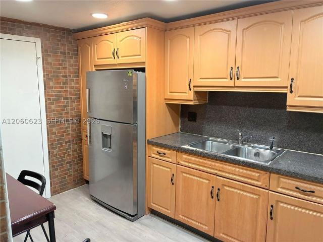 Luxury apartment complex for rent in North Miami, United States