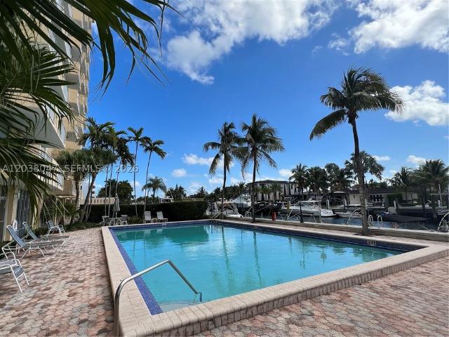 Luxury apartment complex for rent in North Miami, Florida