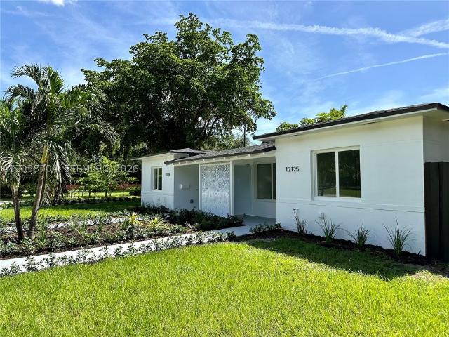 Luxury apartment complex for rent in North Miami, United States