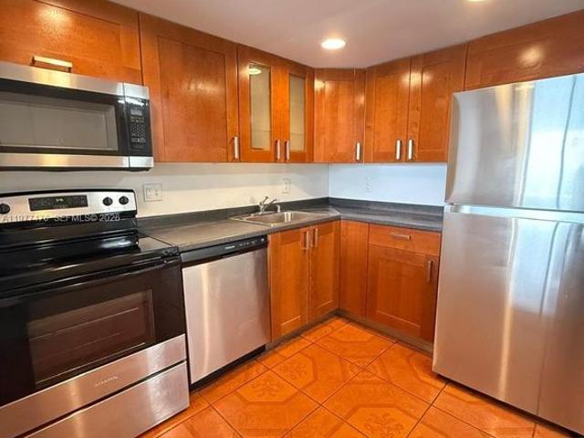 Luxury apartment complex for rent in North Miami, United States