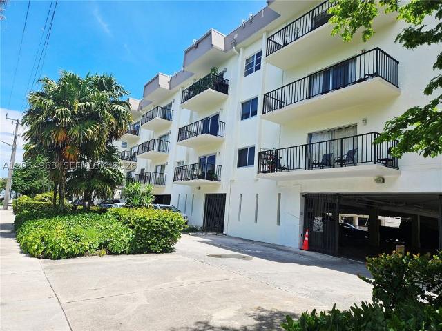 Luxury apartment complex for rent in North Miami, United States