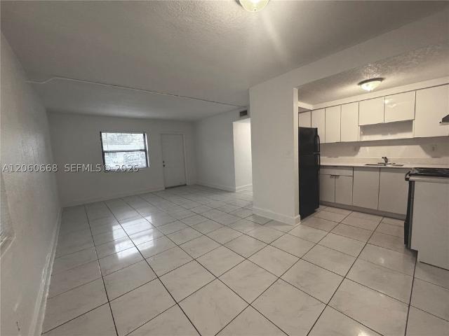 Luxury apartment complex for rent in North Miami, United States