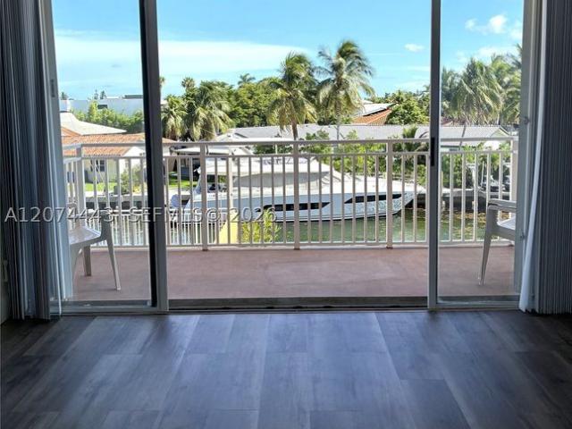 Luxury apartment complex for rent in North Miami, United States