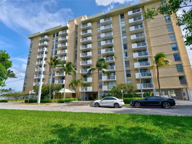 Luxury apartment complex for rent in North Miami, United States
