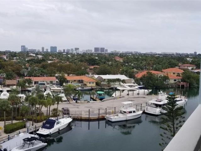 Luxury apartment complex for rent in North Miami, United States